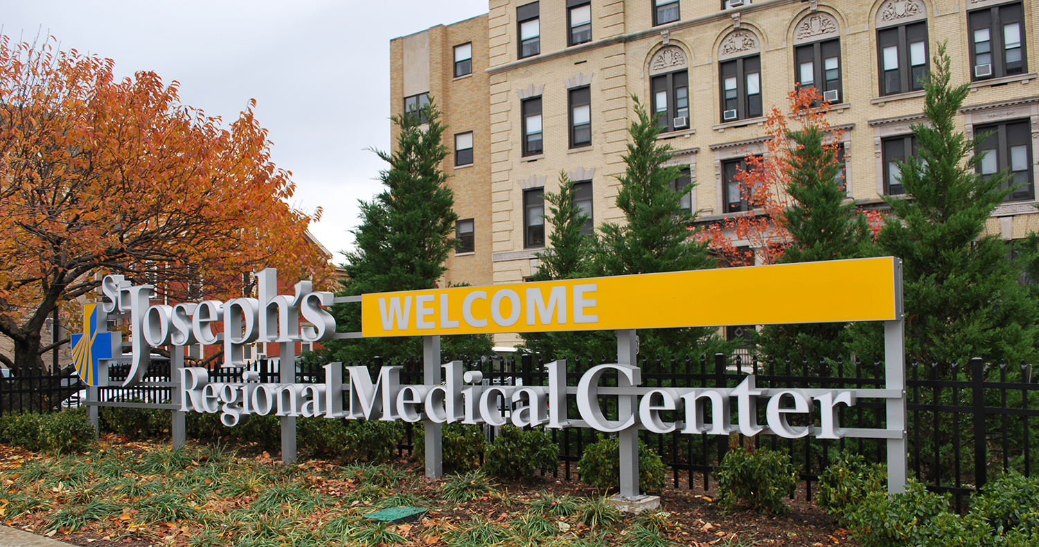 01 SJRMC Exterior – Exit Design